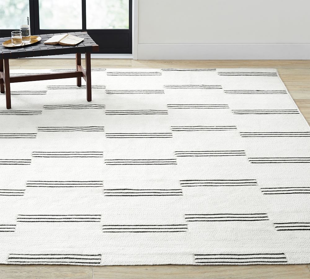 Torryn Indoor/Outdoor Rug | Pottery Barn