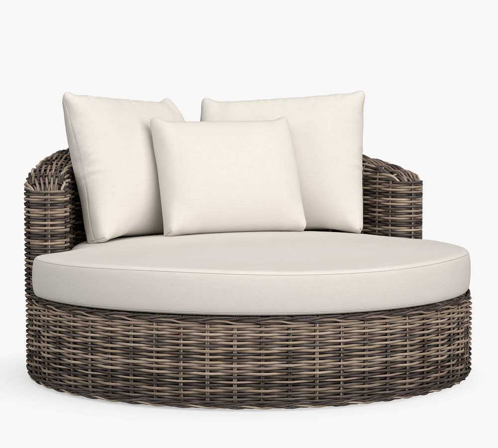 Huntington All-Weather Wicker Round Swivel Daybed | Pottery Barn