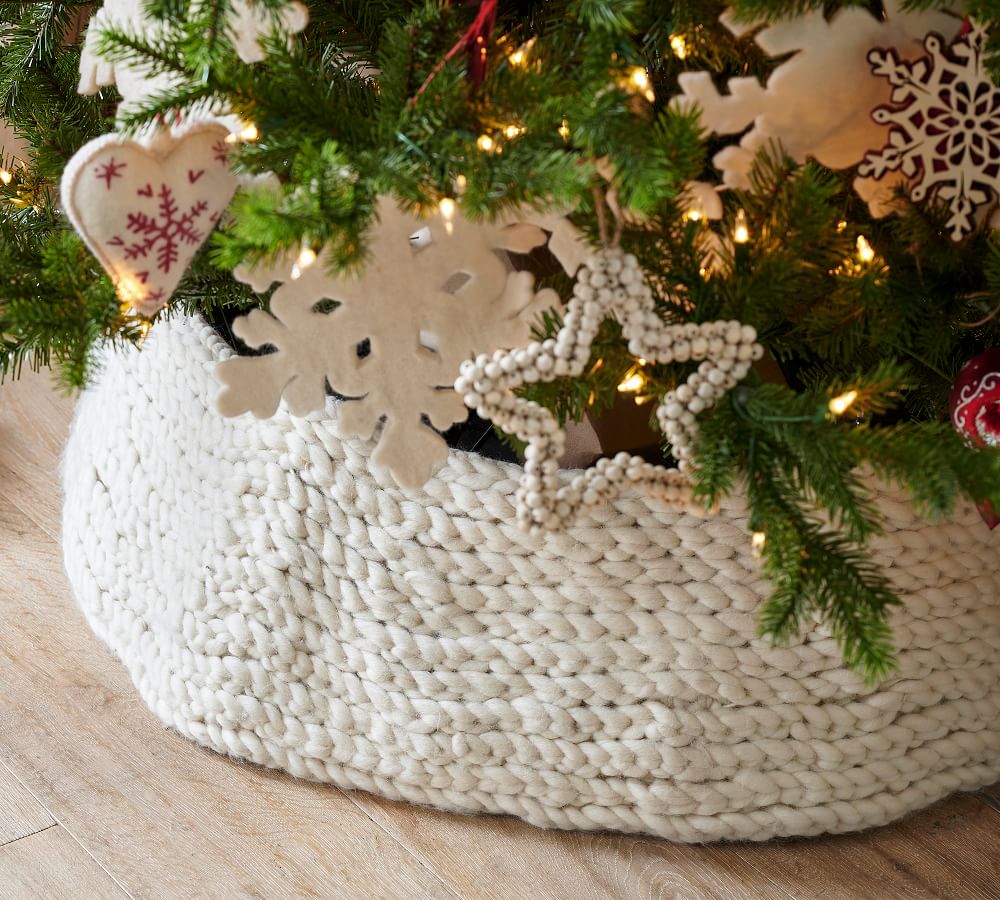 Chunky Knit Tree Collar | Pottery Barn