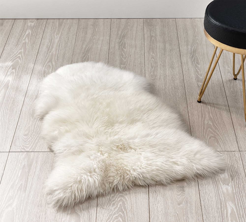 Single-Pelt Sheepskin Rug | Pottery Barn
