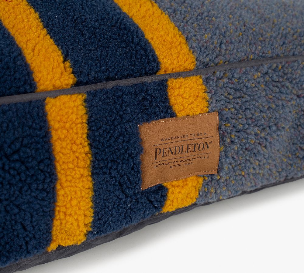 Pendleton® Vintage Camp Pet Bed | Pottery Barn