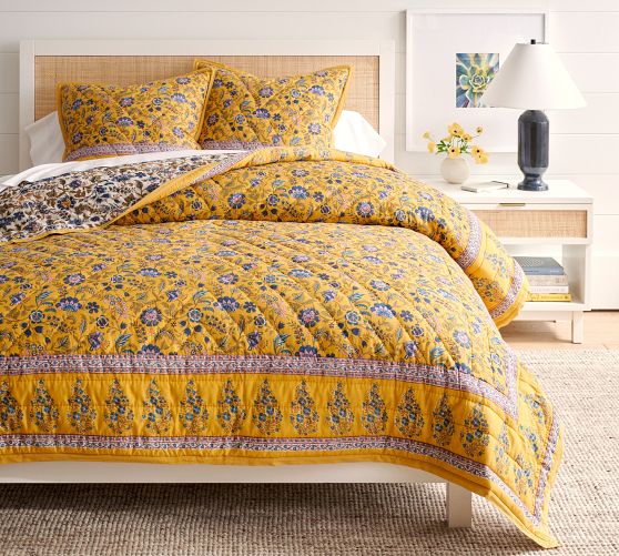 Bedding Looks Patterned Desktop | Pottery Barn