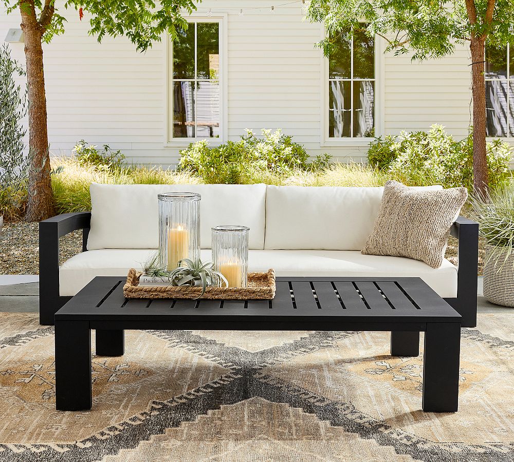 Pottery Barn Outdoor Coffee Tablenull