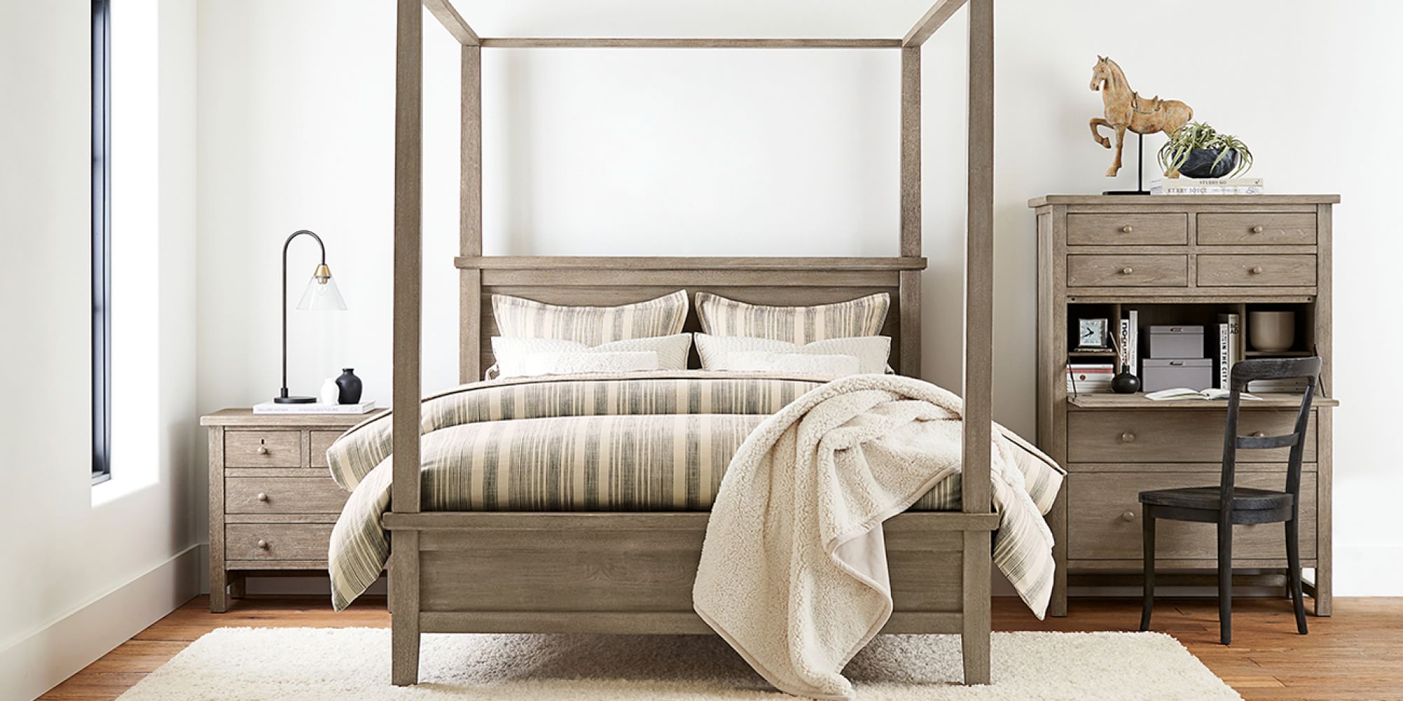 Farmhouse Canopy Bed | Wooden Beds | Pottery Barn
