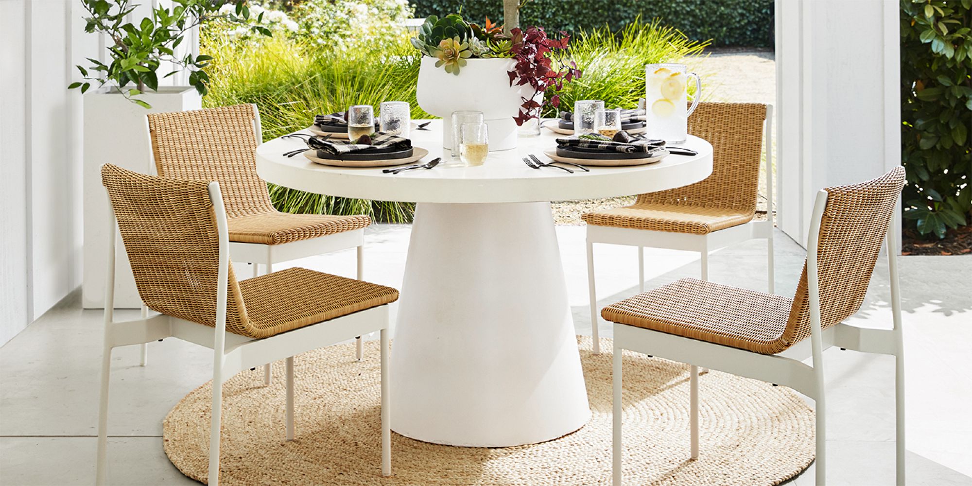 Pomona 51" Indoor/Outdoor Concrete Round Dining Table | Pottery Barn