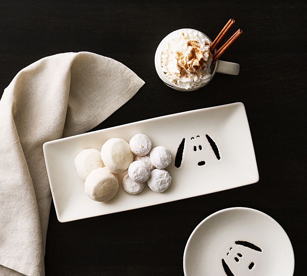 Peanuts™ Snoopy™ Cookie Platter | Pottery Barn
