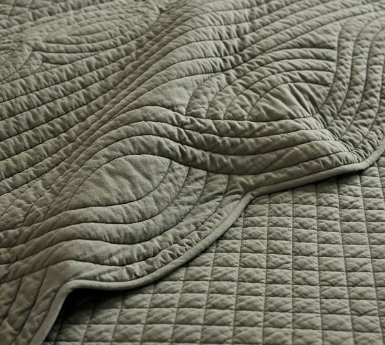 Heirloom Scallop Quilt & Shams | Pottery Barn
